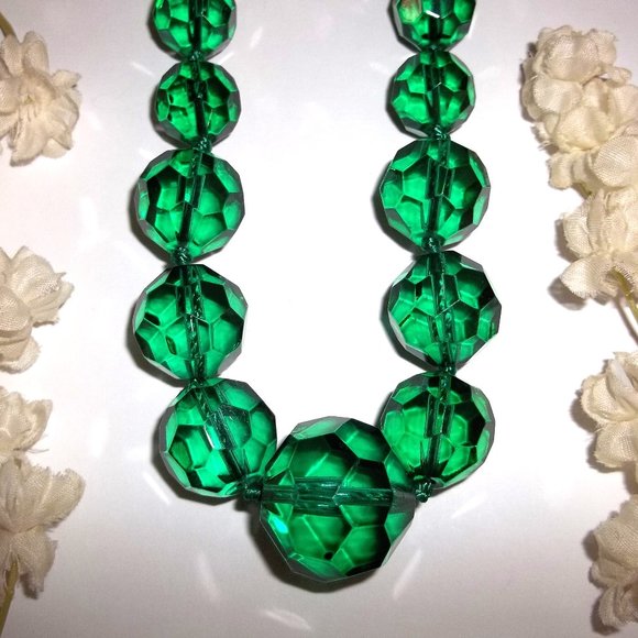 Fashion Jewelry | Jewelry | Faux Emerald Green Glass Necklace Beaded ...